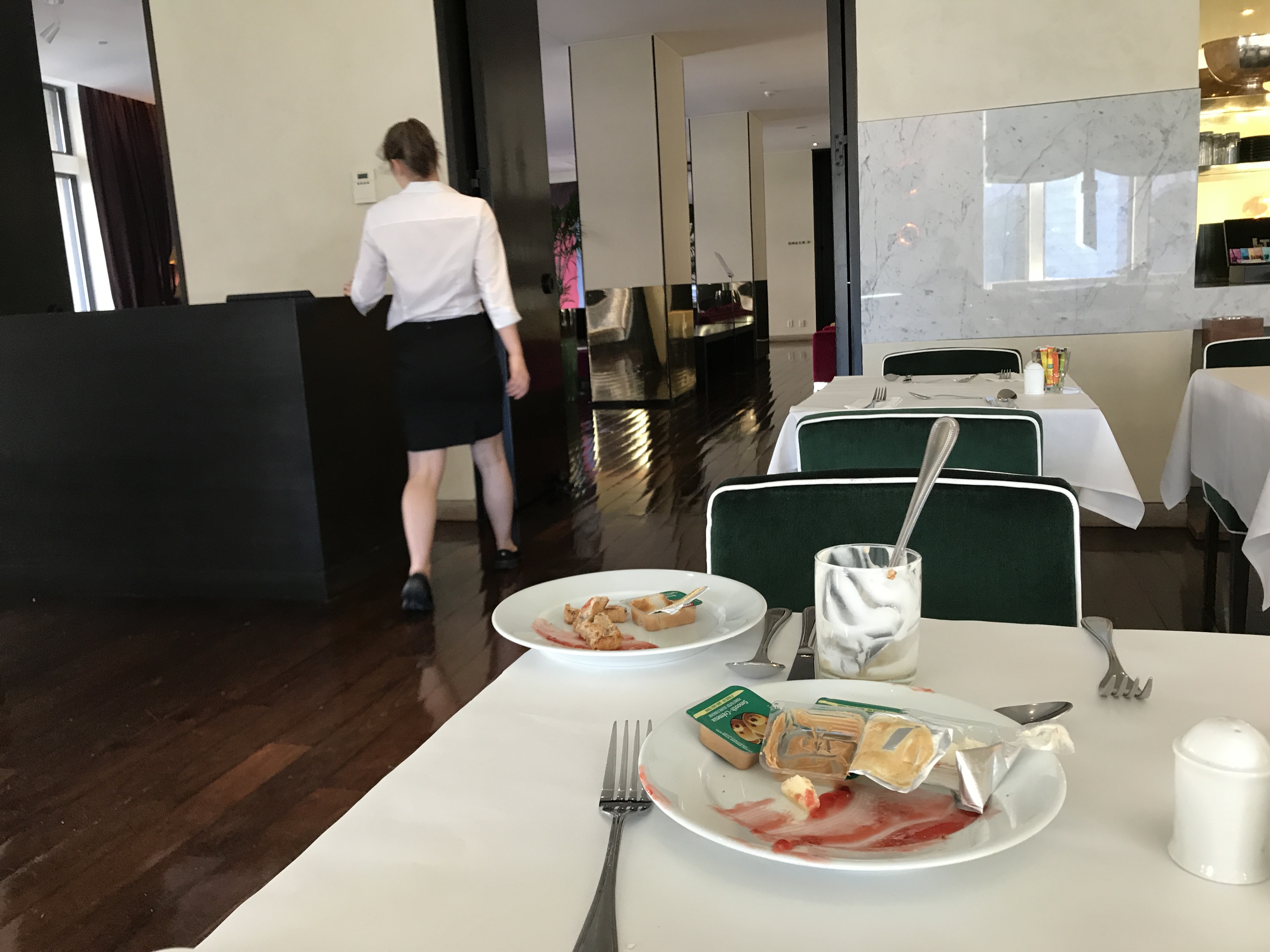 Montreal Hotel - Canity